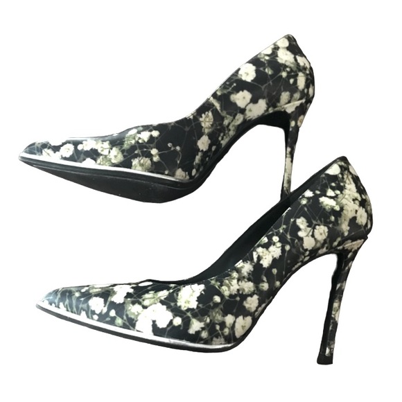 Givenchy | Shoes | Euc Givenchy 825 Floralprint Leather Pump Babys Breath Print 4 Heel Size 55 ...